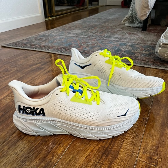 Hoka | Shoes | Euc Hoka Arahi 7 Running Shoes | Poshmark